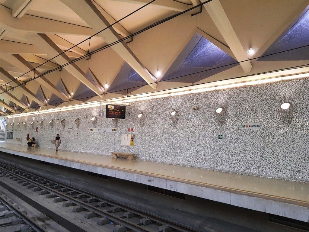 Stațiile de metrou în Valencia, obiectiv turistic? - Valenciana.ro