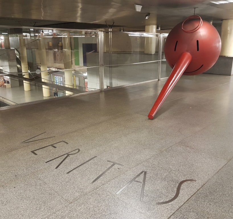 Stațiile de metrou în Valencia, obiectiv turistic? - Valenciana.ro